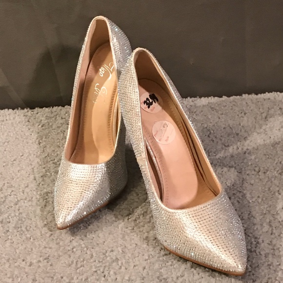 Vigo Fiore | Shoes | Figo Fiore Sparkling Pumps Only Four Pairs Left ...